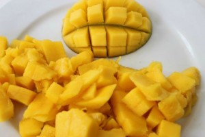 No Churn Mango Swirl Ice Cream - BargainBriana